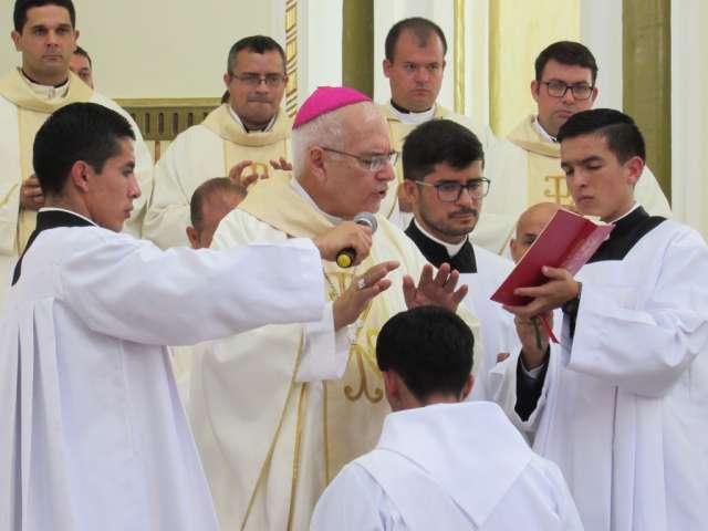 Mons. Mario Moronta presidió Ordenación presbiteral y diaconal en la ...